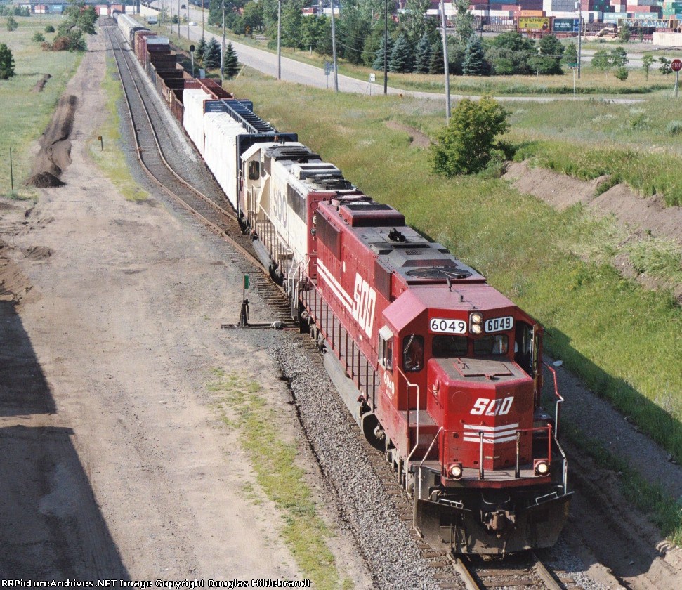 60s leading a freight